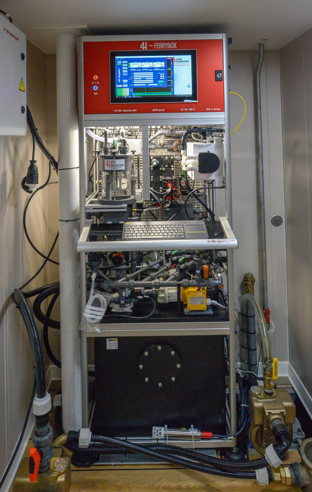 Persévérance : le voilier ravitailleur de Polar Pod baptisé à Marseille | Mer et Marine