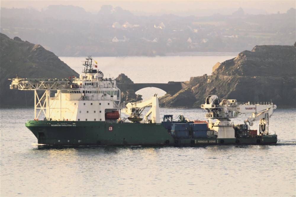 Le Bourbon Evolution 802 a terminé sa mission sur le champ éolien de ...