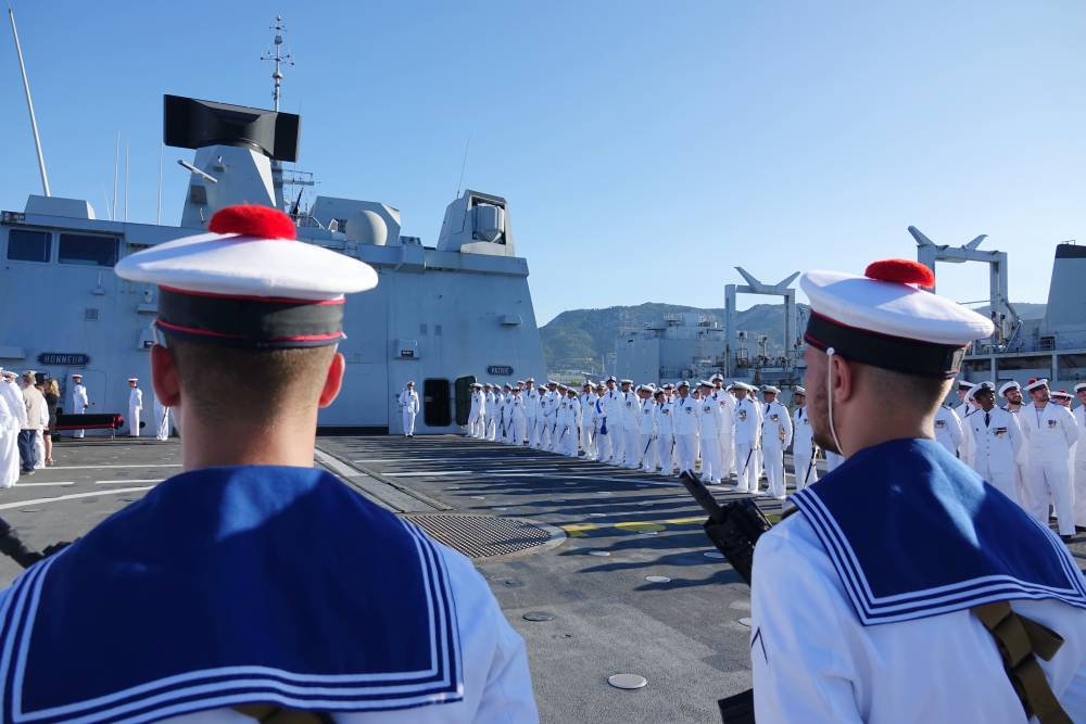 Le capitaine de vaisseau Aurélie Léouffre prend le commandement de la ...