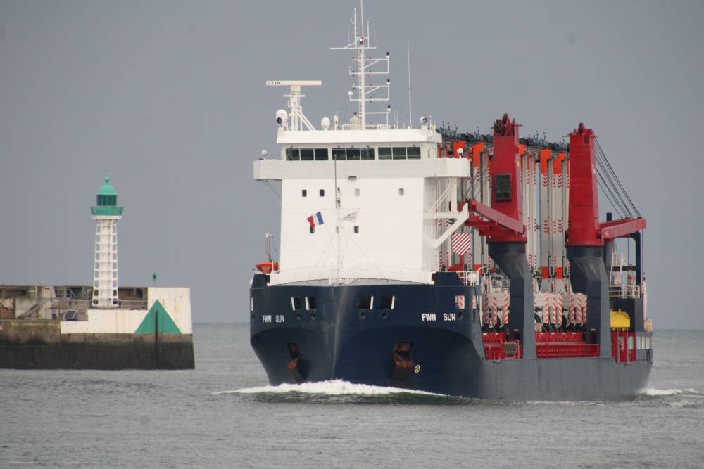 Le Havre : de nouveaux cavaliers à motorisation hybride pour Port 2000 ...