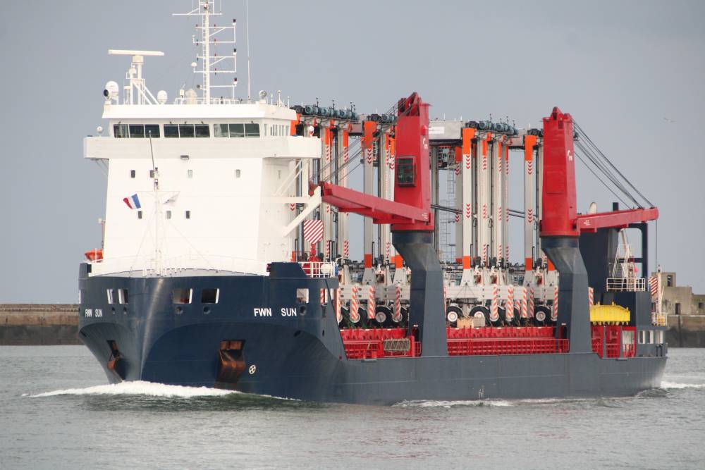 Le Havre : de nouveaux cavaliers à motorisation hybride pour Port 2000 ...