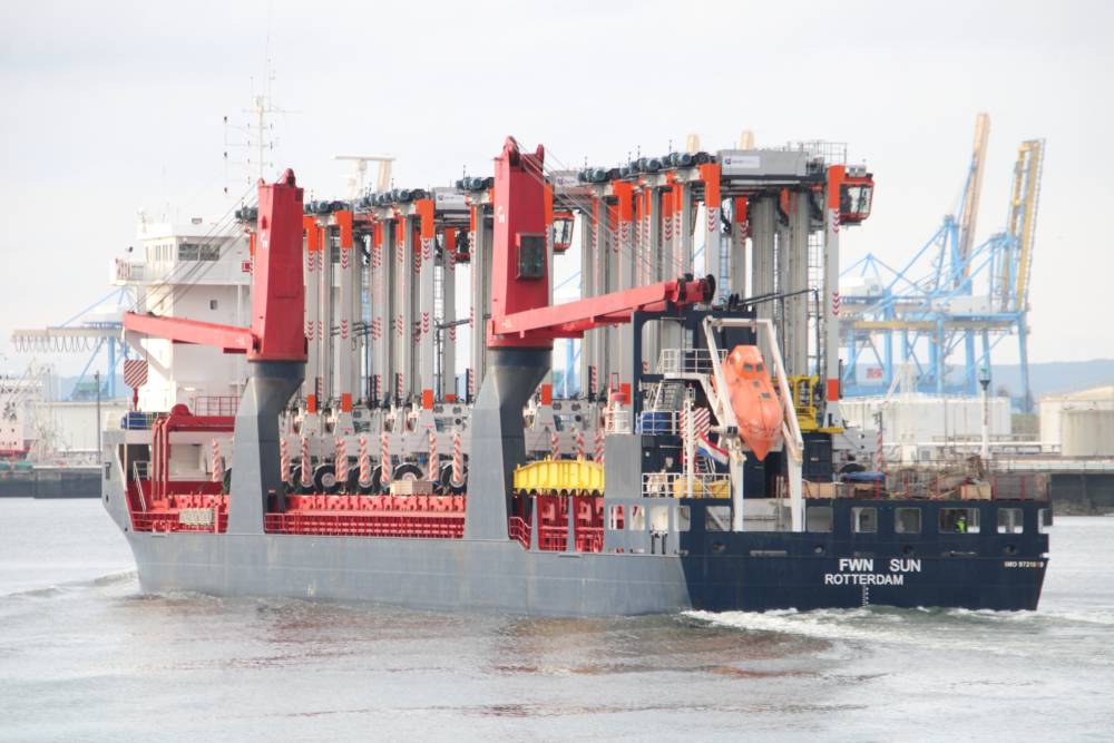 Le Havre : de nouveaux cavaliers à motorisation hybride pour Port 2000 ...