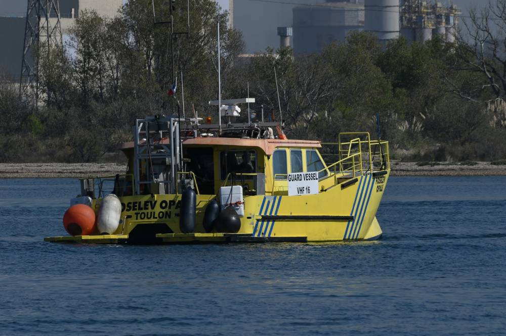 Provence Grand Large: la première éolienne flottante a quitté Fos pour ...