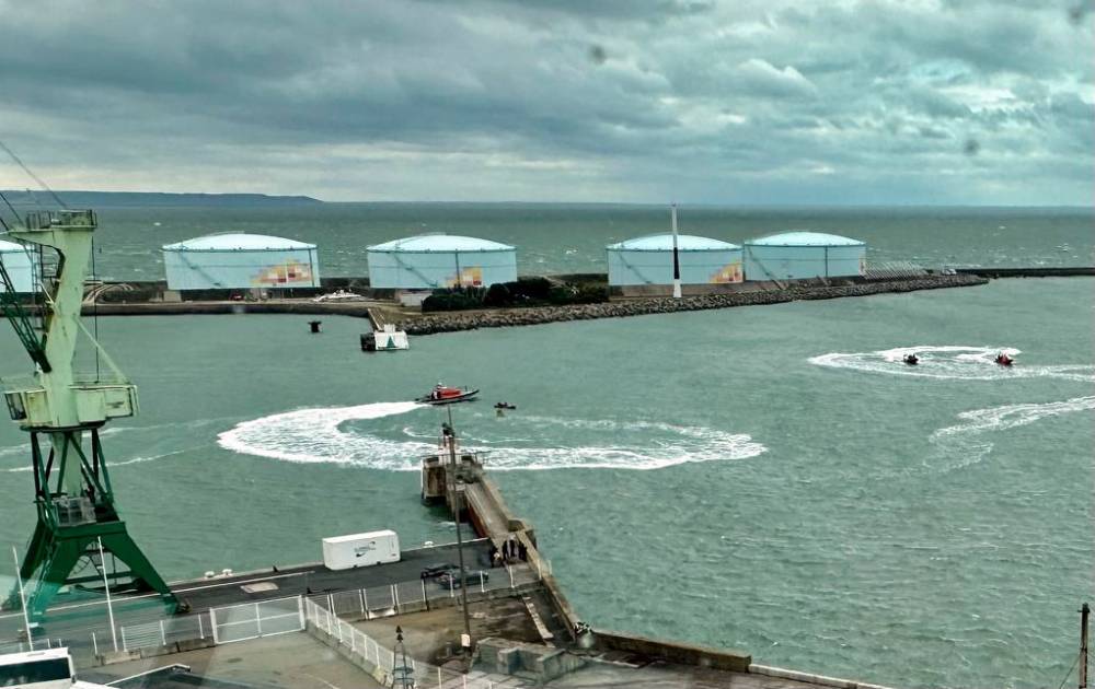Terminal méthanier du Havre : arrivée mouvementée pour le FSRU Cape Ann | Mer et Marine