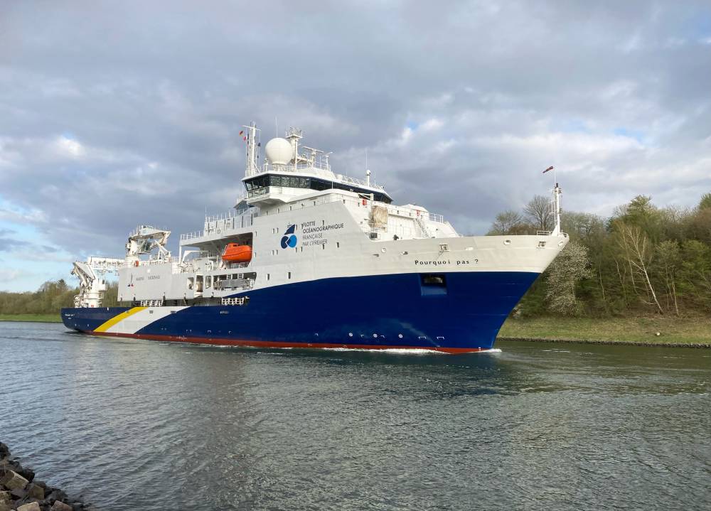 La Marine nationale va expérimenter le drone sous-marin UlyX de l ...