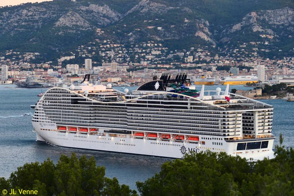 Le MSC World Europa embarque et débarque ses passagers à Toulon | Mer ...