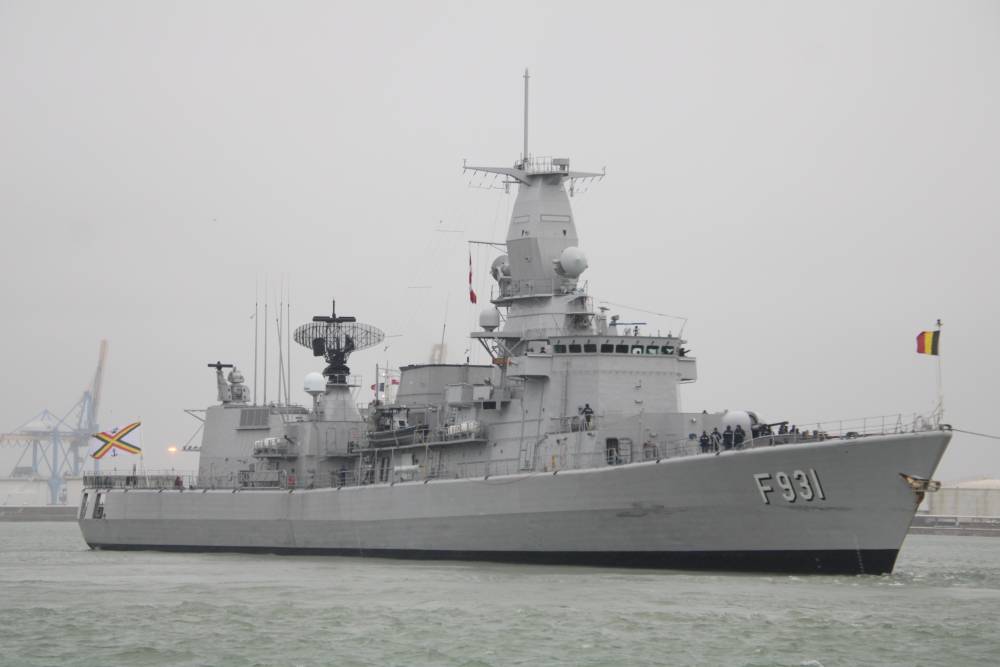 Un groupe de trois frégates belgo-néerlandaises de passage au Havre ...