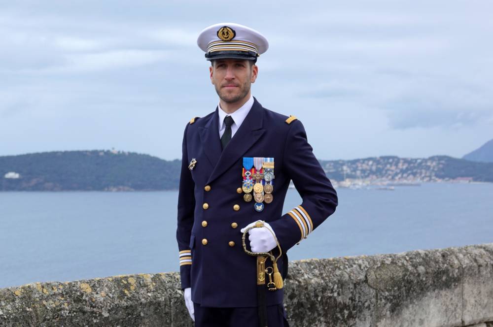 Un premier équipage pour le SNA Tourville | Mer et Marine