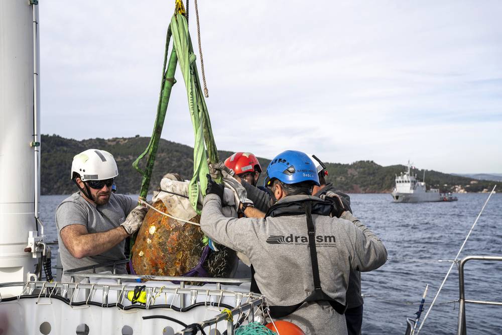Le DRASSM mène des recherches archéologiques sur une épave au large du ...