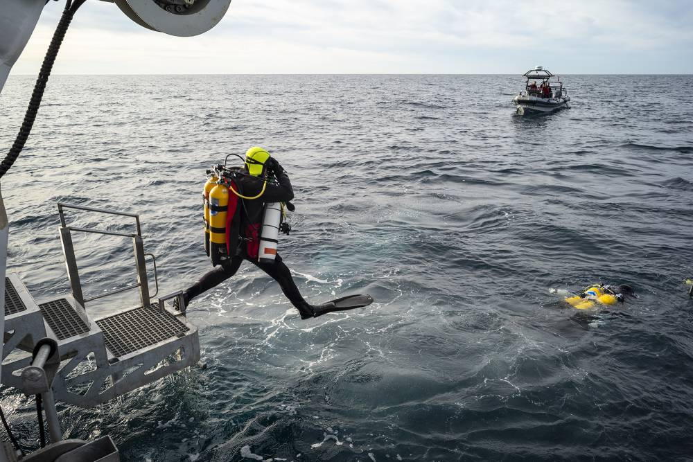 Le DRASSM mène des recherches archéologiques sur une épave au large du ...