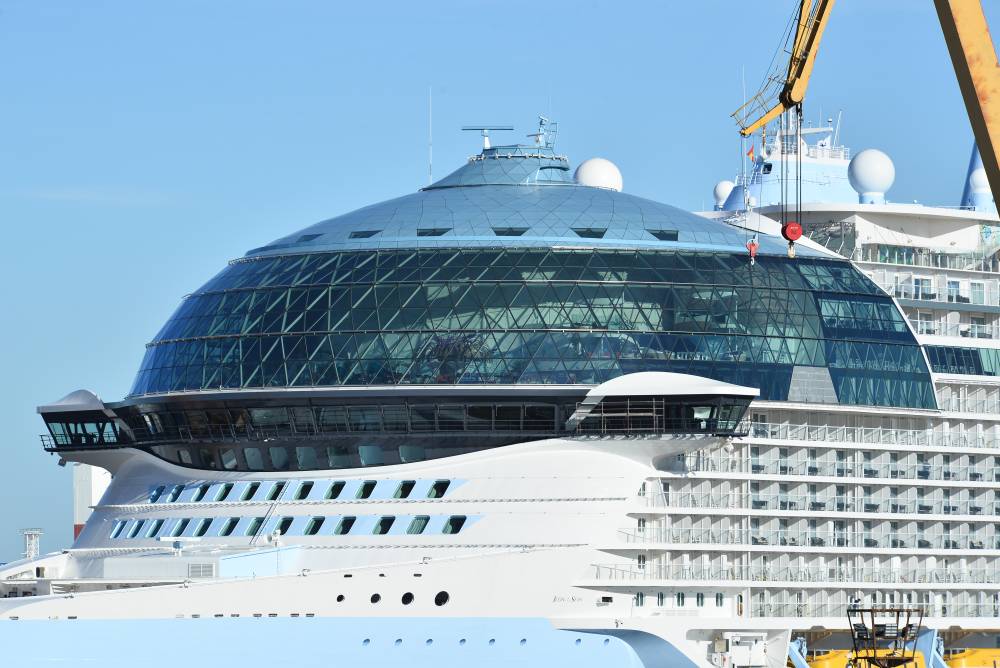 Le paquebot géant Icon of the Seas en cale sèche à Cadix avant de ...