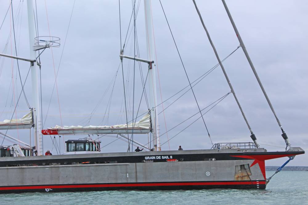 A bord de Grain de Sail II, lors des premiers essais sous voiles | Mer ...