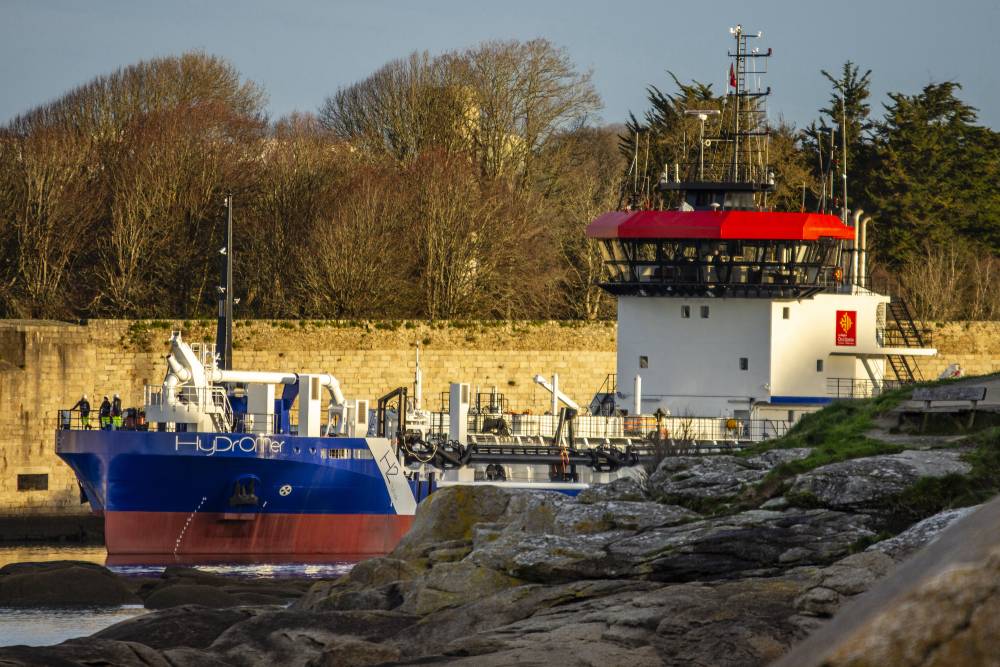 Hydrogène : la drague Hydromer est arrivée à Sète | Mer et Marine