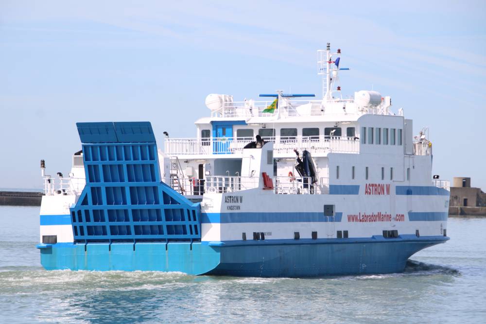 Astron W : nouvelle carrière canadienne pour l'ancien ferry norvégien ...
