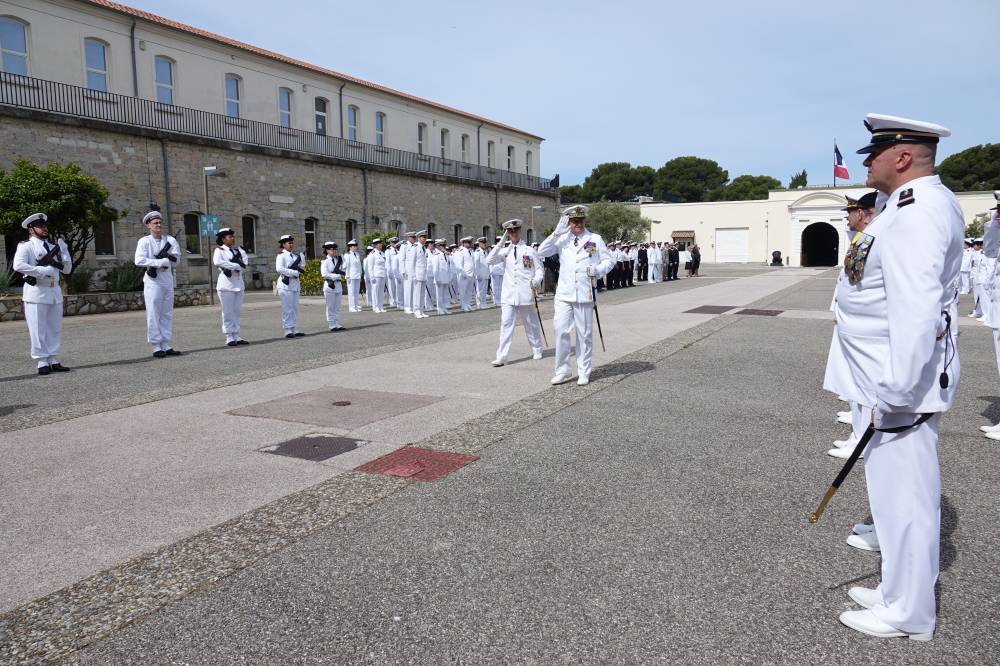 Marine nationale : prise de commandement de la Flottille de Réserve ...