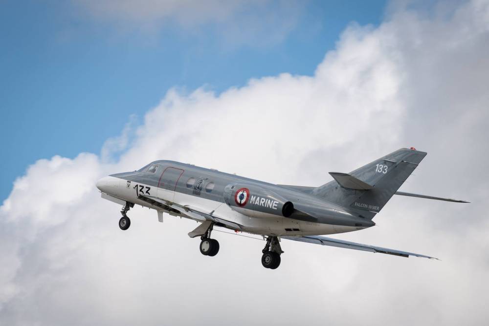 Aéronautique navale : le processus de remplacement des Falcon 10 débute ...