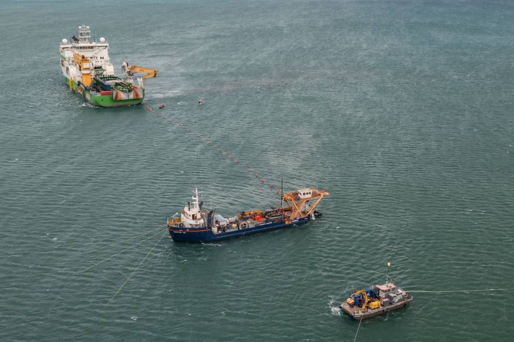 EFGL : le câble sous-marin du parc pilote installé | Mer et Marine