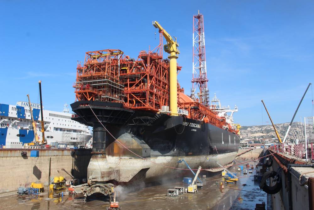 Chantier Naval de Marseille accueille son premier FSRU en arrêt ...