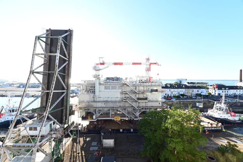 Yeu-Noirmoutier : le topside de la sous-station électrique a quitté ...