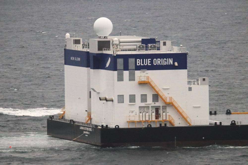 Blue Origin : la barge LPV1 a quitté Brest pour rejoindre les États ...