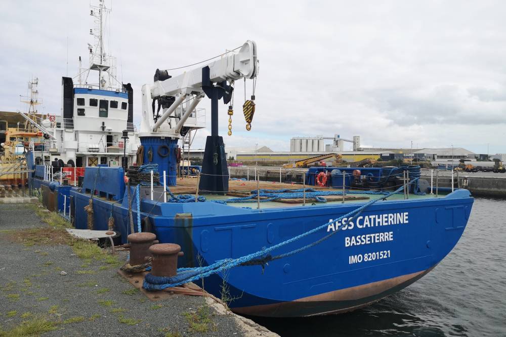 LHD se sépare de l’ancien baliseur Gascogne | Mer et Marine