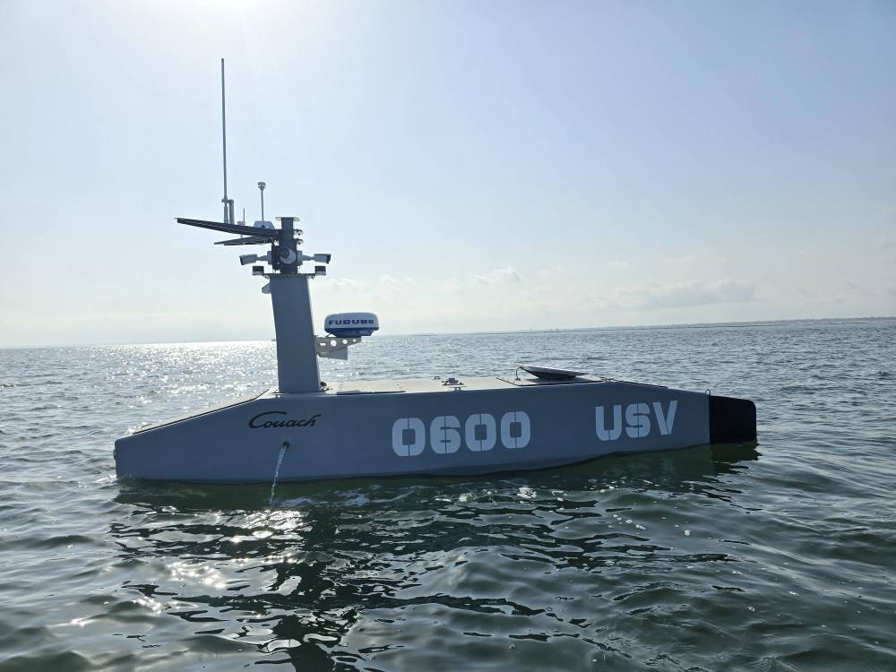 Le premier drone de surface de Couach au stade des en essais en mer ...