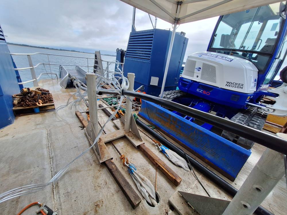 Seaway Transports Maritimes : à bord du Men-Du, au travail sur un câble ...