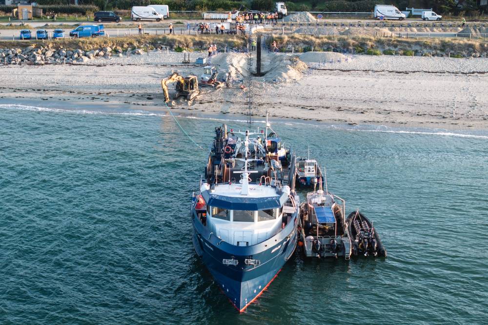 Seaway Transports Maritimes : à bord du Men-Du, au travail sur un câble ...