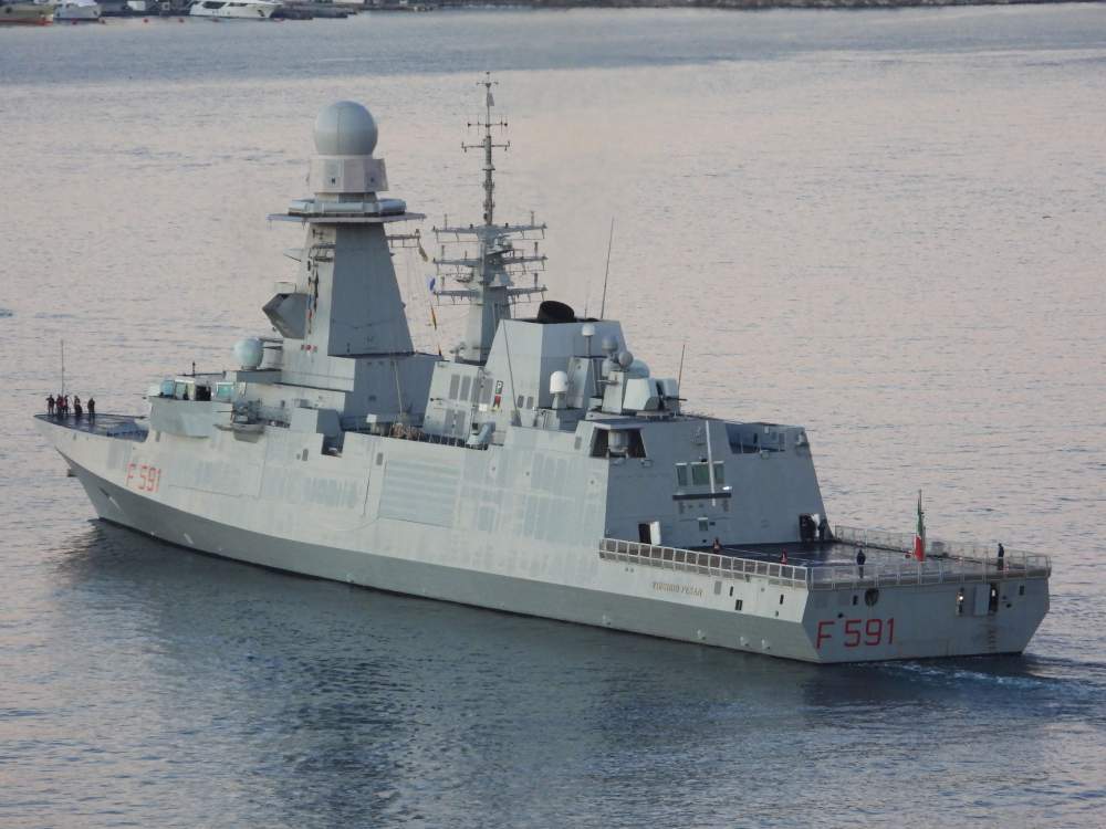 Le groupe aéronaval français débute la mission Clemenceau 25 | Mer et ...