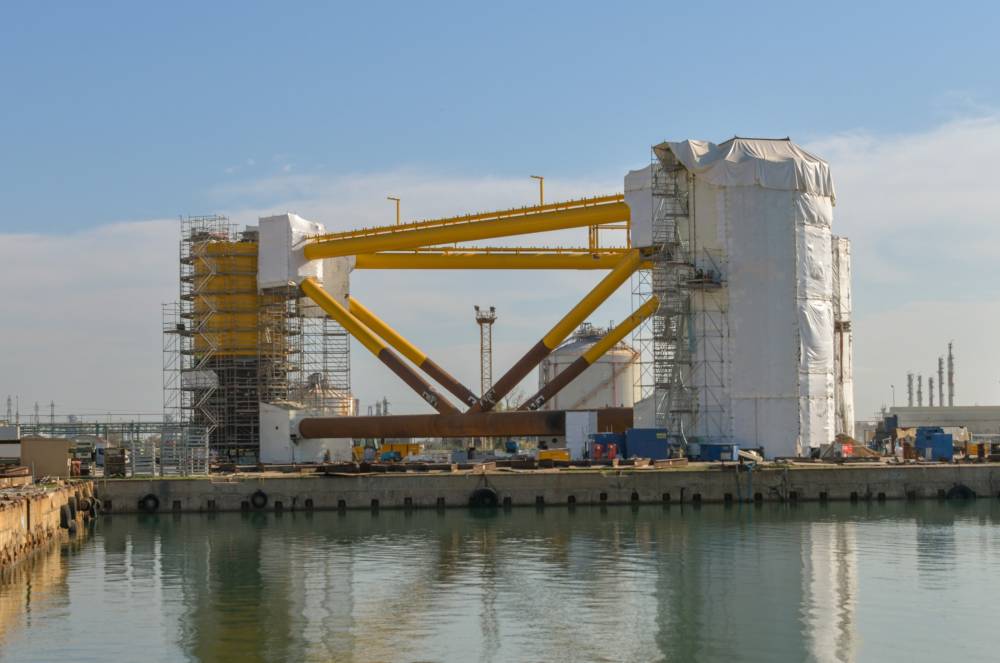 Eolien flottant : la construction du parc pilote EFGL bat son plein | Mer et Marine