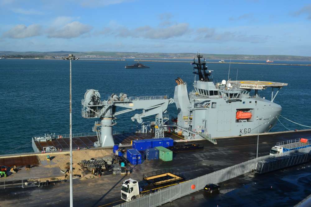 Marine nationale : report des BGDM et navire civil pour déployer les ...