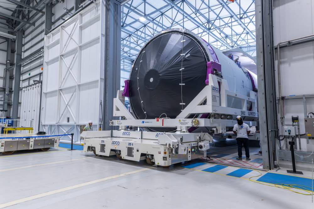 Ariane 6 : le Canopée de retour en Guyane avec des éléments de la ...