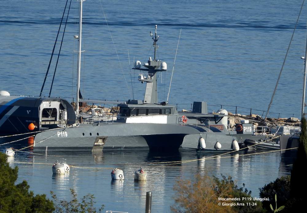 Toulon : quand un paquebot et un patrouilleur aux lignes peu communes se croisent | Mer et Marine