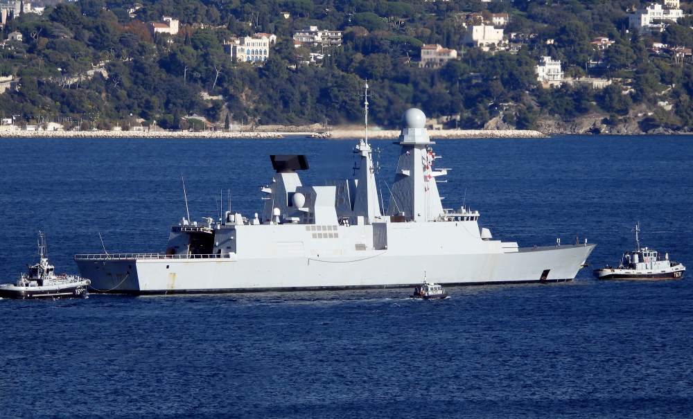 Le groupe aéronaval français intègre ses escorteurs alliés | Mer et Marine