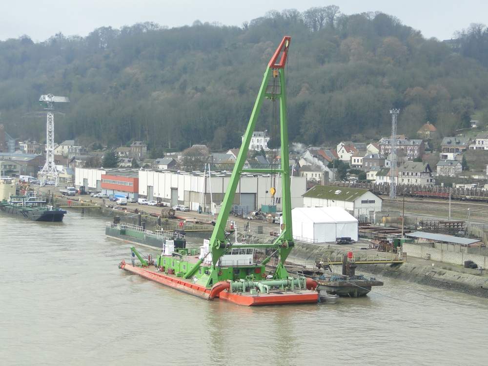Le port de Rouen reçoit un nouveau bateau de travail | Mer et Marine