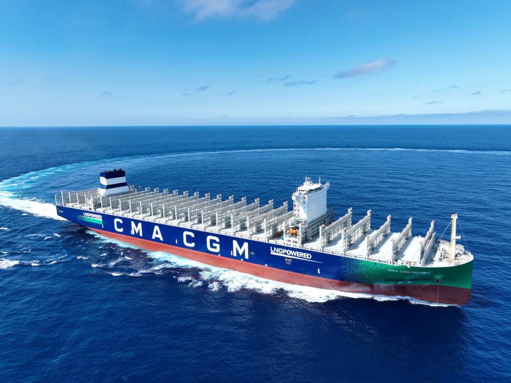CMA CGM prend livraison d’un nouveau porte-conteneurs géant de près de ...