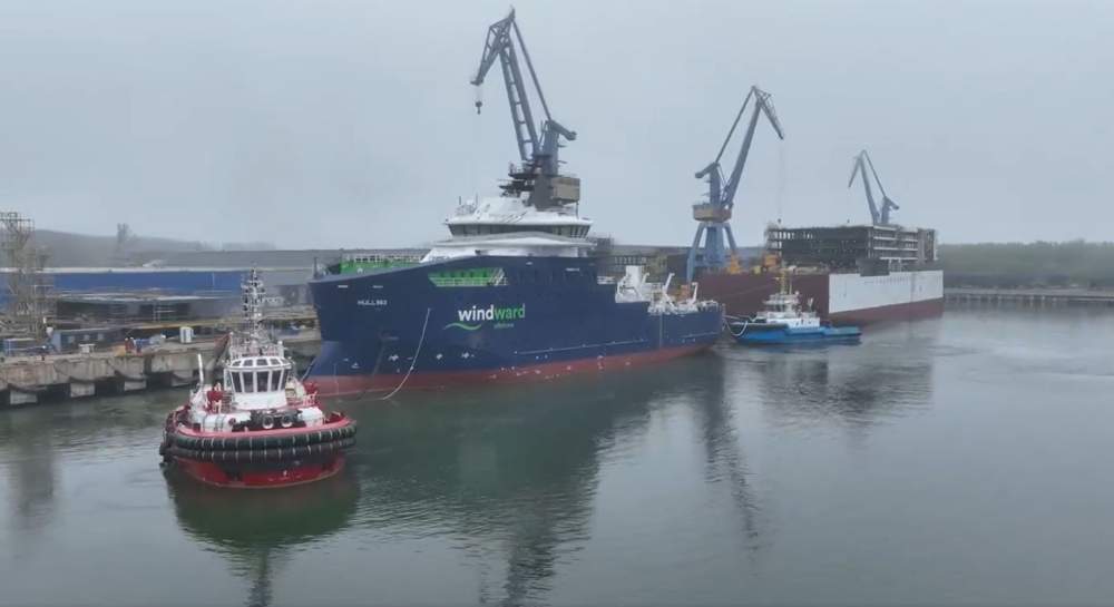 Vard : la coque du premier CSOV pour Windward en route pour la Norvège ...