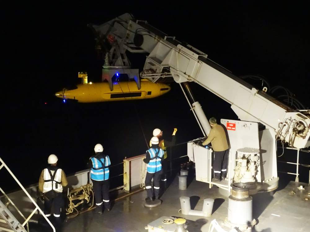 Robots sous-marins : la Marine nationale va se doter d’une flotte de ...