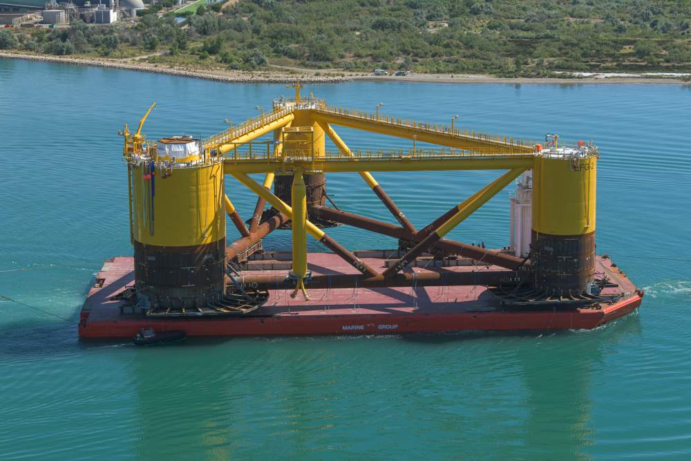 EFGL : un deuxième flotteur d'éolienne quitte Fos pour rejoindre Port-La Nouvelle | Mer et Marine