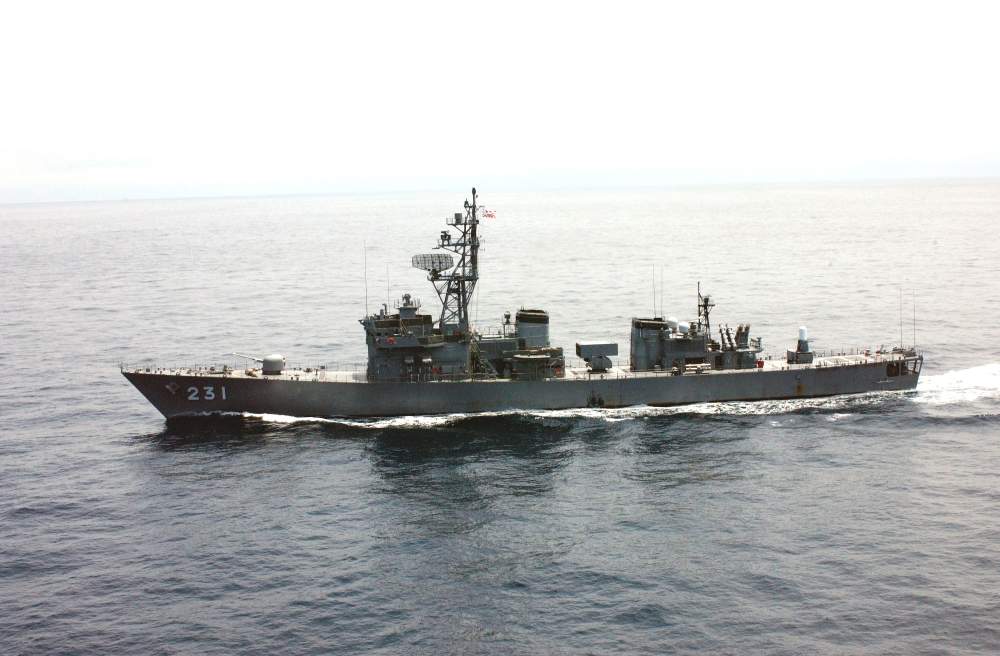 Le Japon pourrait transférer des destroyers du type Abukuma aux ...