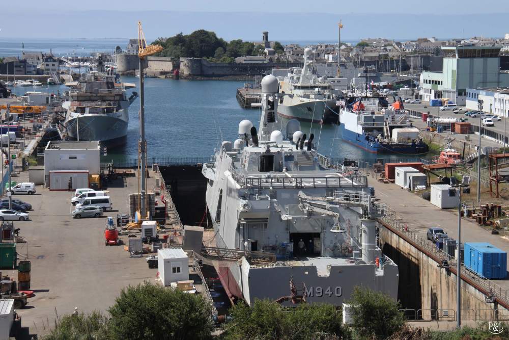 À bord de l’Oostende, premier des porte-drones de guerre des mines ...