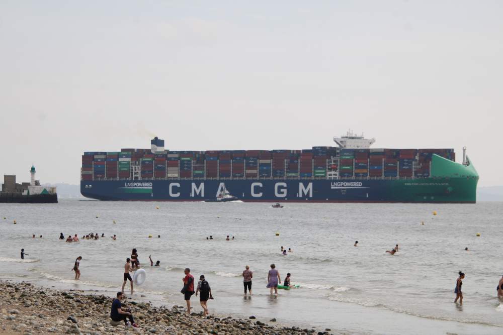 CMA CGM : le Jacques Saadé en escale au Havre avec son nouveau ...