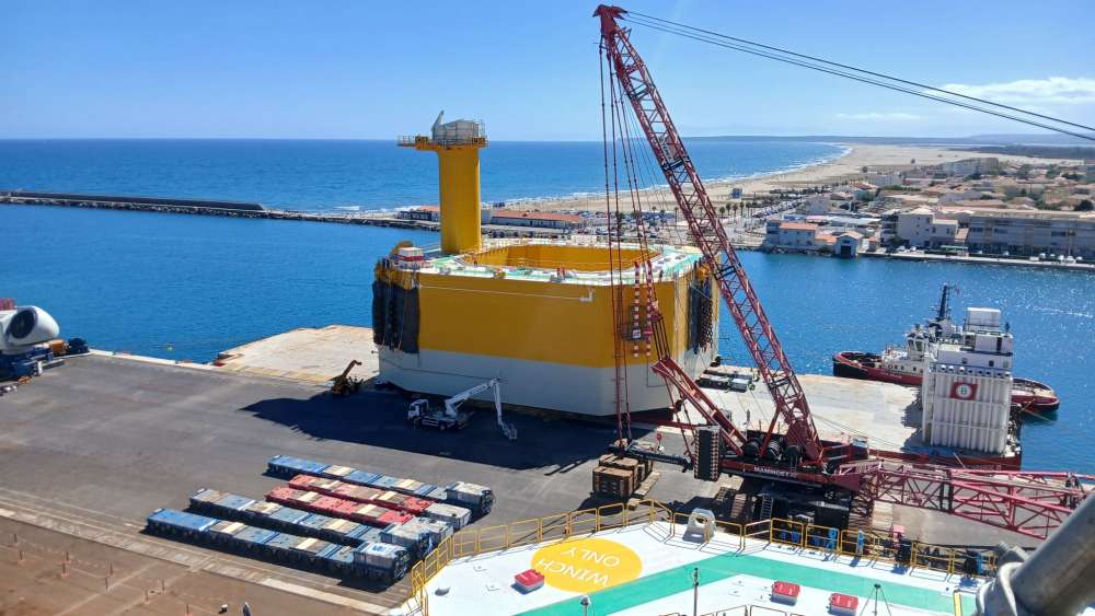 Eolmed : le premier flotteur du parc pilote mis à l’eau | Mer et Marine