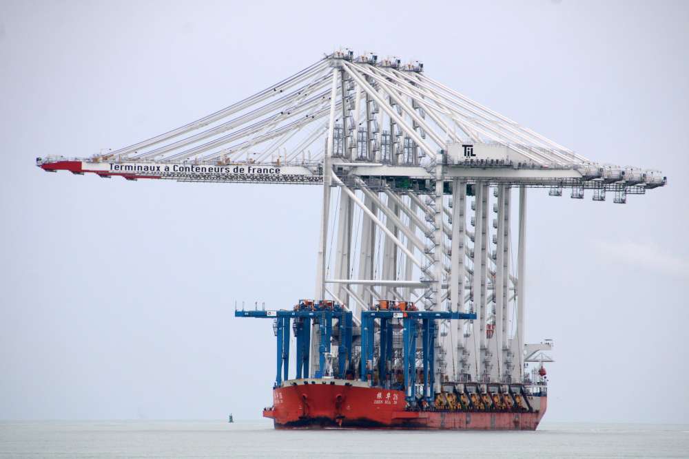 Port 2000 : quatre nouveaux portiques géants pour le terminal ...