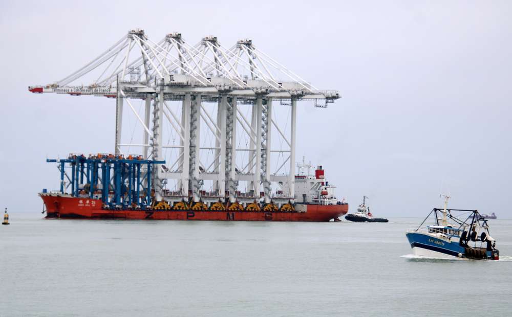 Port 2000 : quatre nouveaux portiques géants pour le terminal ...