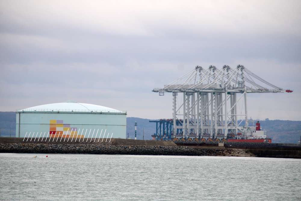 Port 2000 : quatre nouveaux portiques géants pour le terminal ...