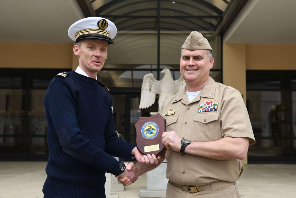 La frégate Aquitaine a reçu le trophée "Hook’Em Award" de l’US Navy ...