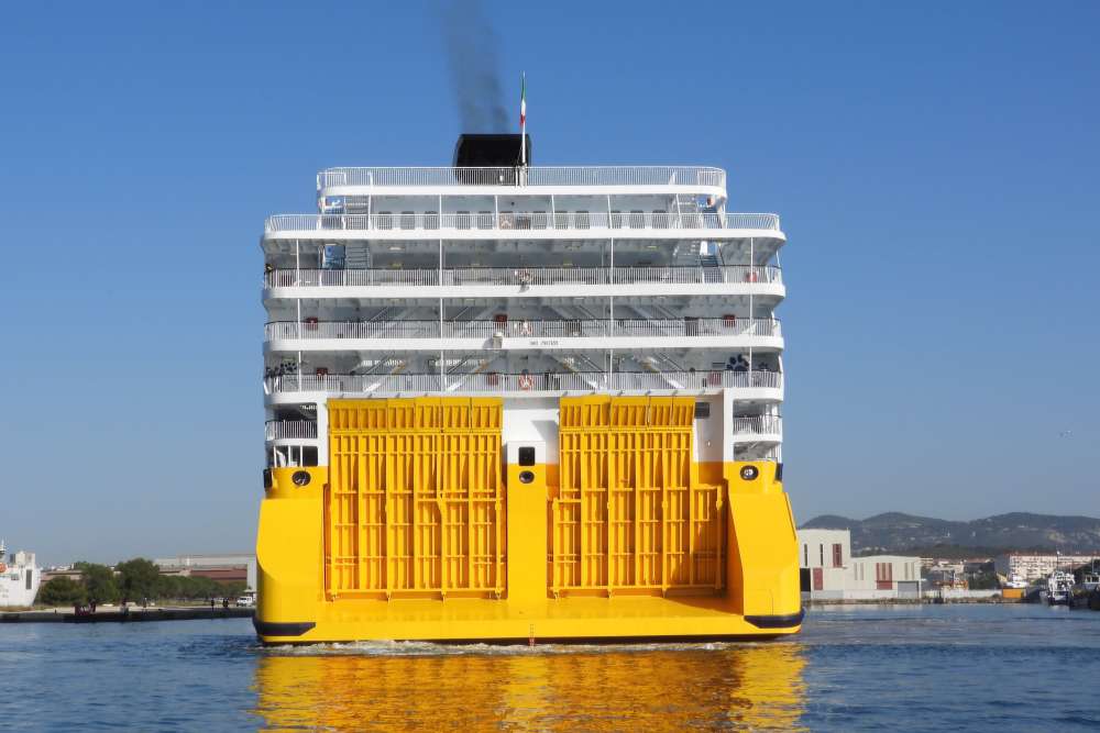 Corsica Ferries : le nouveau Mega Serena est arrivé à Toulon | Mer et ...