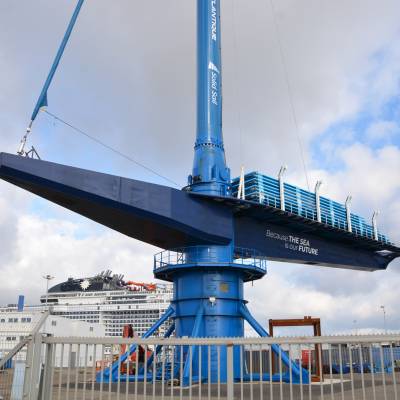 Saint-Nazaire : la voile Solid Sail prête à être déployée | Mer et Marine