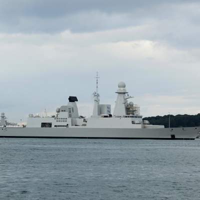 La frégate de défense aérienne Chevalier Paul perd à son tour ses ...